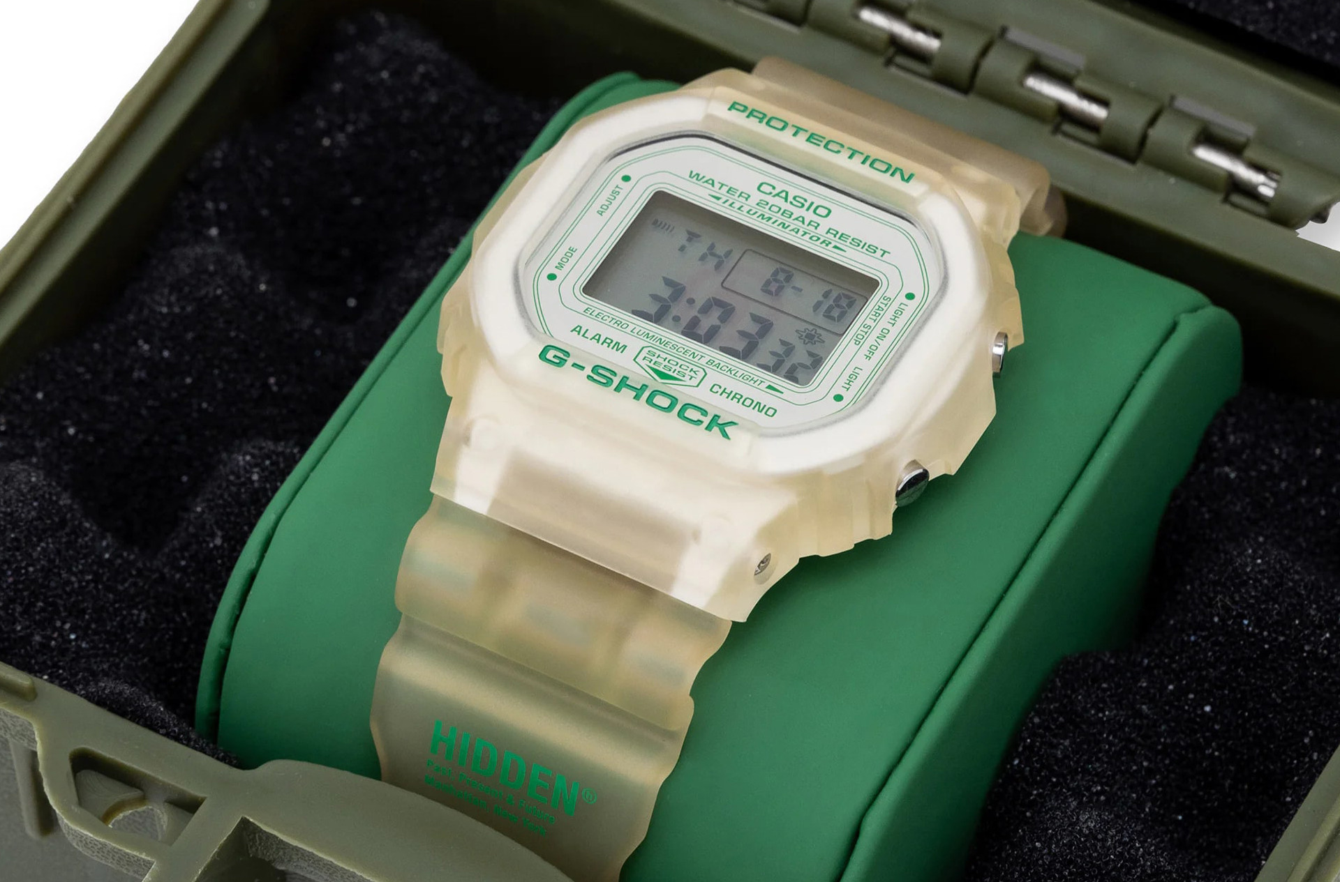 HIDDEN NY X G-Shock Limited Edition c легким налетом ретро. PandaTells.com